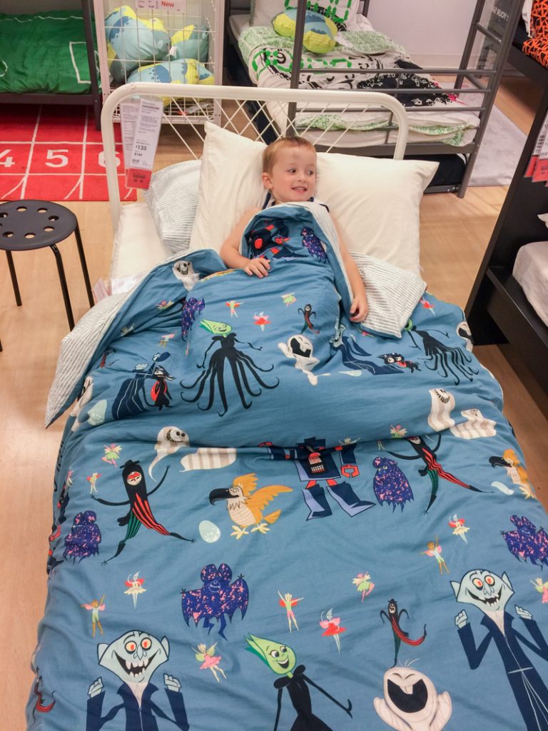 Decorating a random bedroom corner - Bower Power