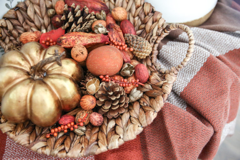 Decorating our Hallway for Fall 2018 - Bower Power